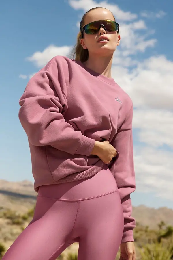 Alo Yoga Accolade Crewneck Pullover - Pink Wild Rose | Editorialist